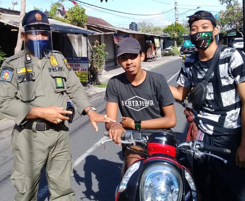 Tak Gunakan Masker, Satpol PP Denpasar Ambil Tindakan Tegas | Bali Tribune